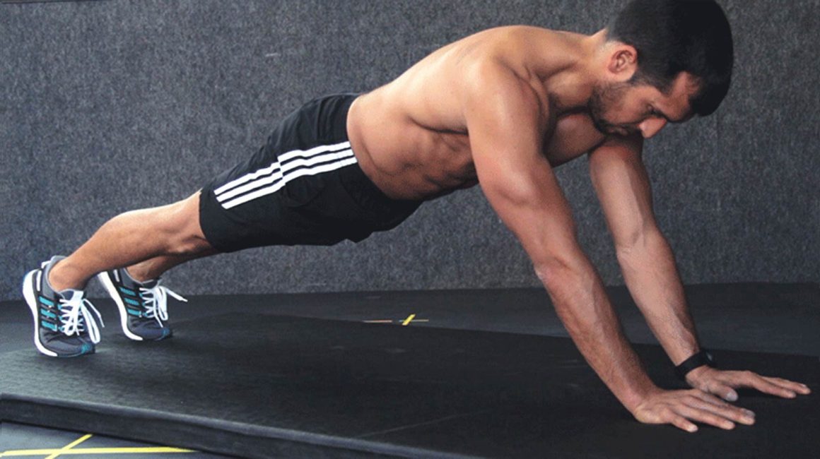 Comment muscler ses triceps sans matériel ? - Barbichette.fr